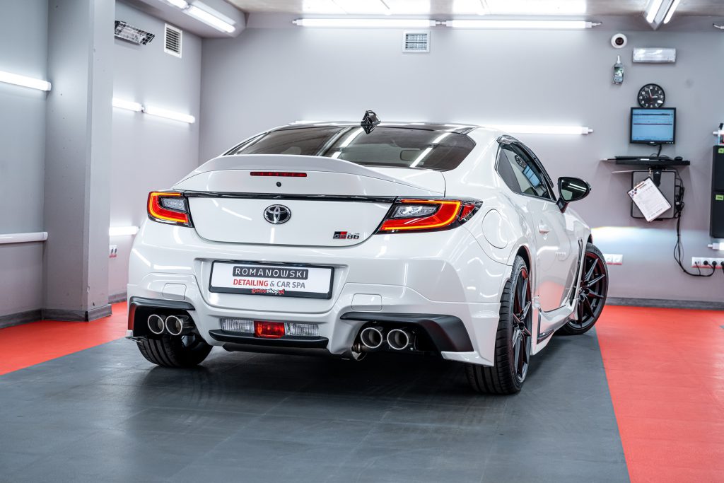 TRD / GR Parts - Rear Bumper Spoiler / Nakładka zderzaka tylnego ...